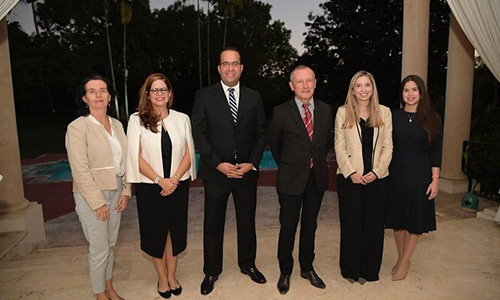 Alberto Reyes participates in the welcome cocktail offered by the ...